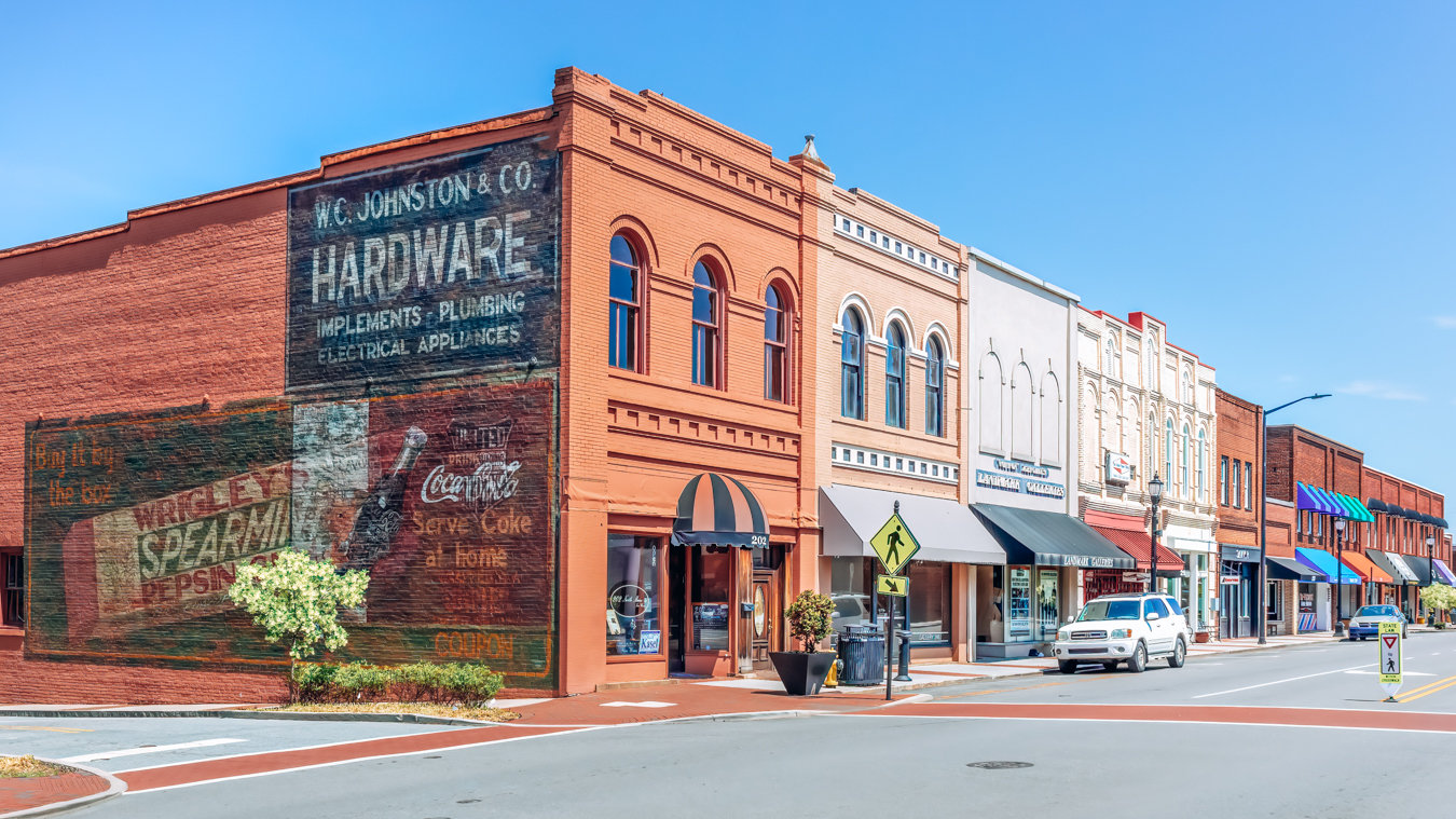 16 FANTASTIC Things To Do in Mooresville, NC (+ Map!)